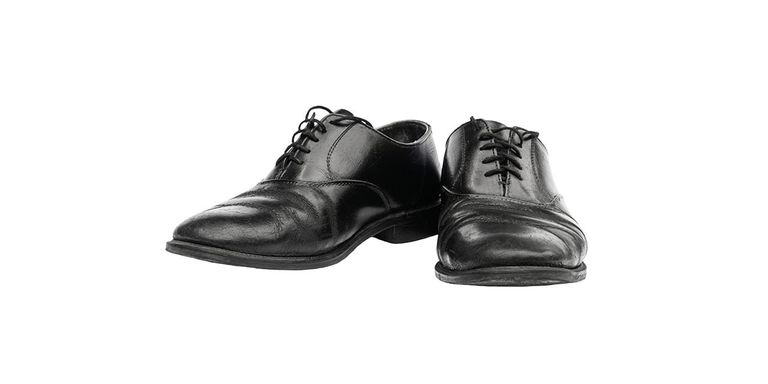 Fine Dining Server Dress Code Guide: What & What Not To Wear