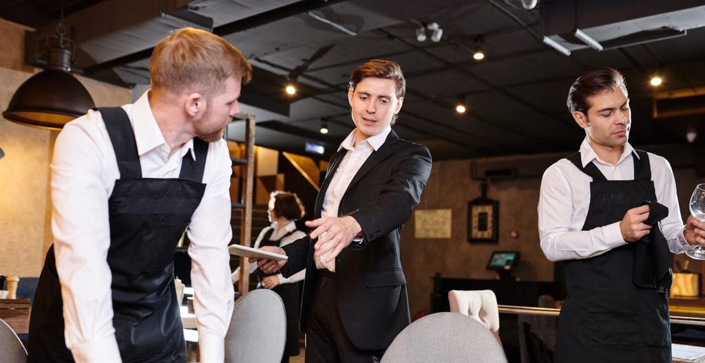Restaurant Positions Descriptions: Full Guide 2025