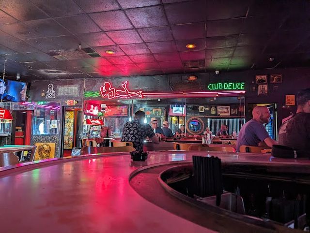 24 Best Bars in Miami That Locals Can’t Stop Talking About