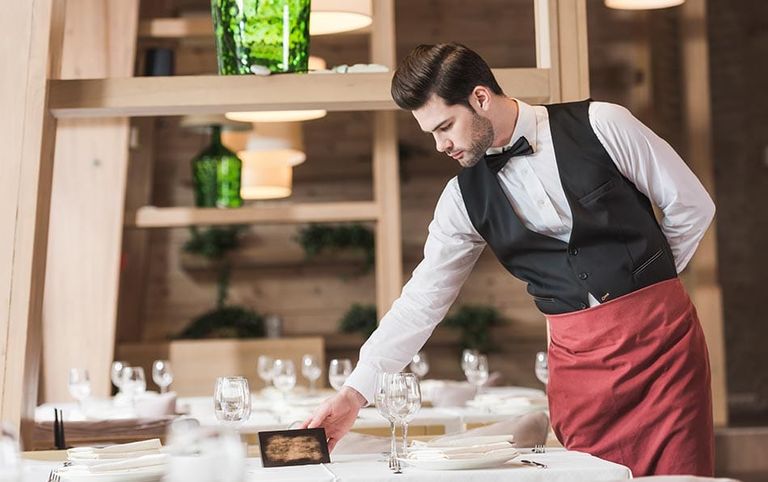 Server vs Waiter in 2025: Responsibilities Compared
