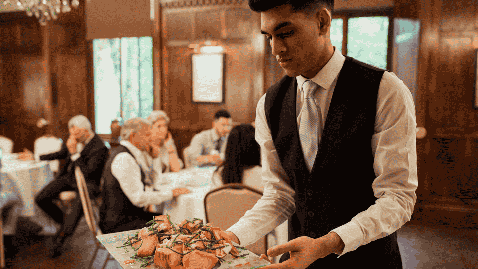 Restaurant Staffing: How To Build an Efficient Restaurant Team