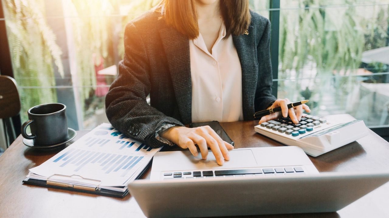 Restaurant Balance Sheet: Guide, Template & Key Examples